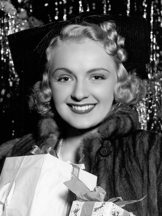 Virginia Dale | Filmek, képek, díjak | Személyiség adatlap | Mafab.hu