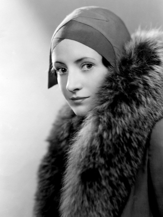 Jill Esmond | Filmek, képek, díjak | Személyiség adatlap | Mafab.hu