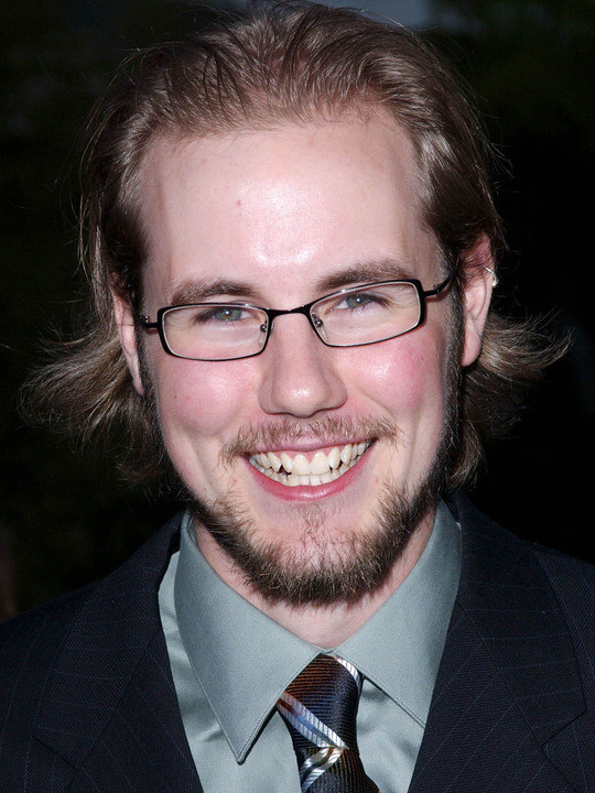 Kyle Labine | Filmek, képek, díjak | Személyiség adatlap | Mafab.hu