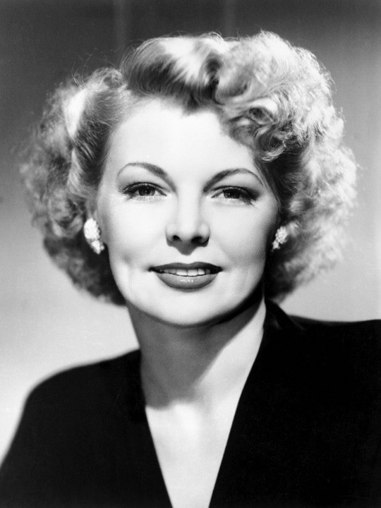 Constance Worth | Filmek, képek, díjak | Személyiség adatlap | Mafab.hu