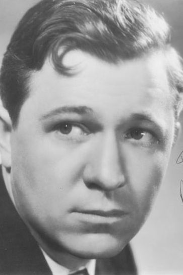 Stuart Erwin | Filmek, képek, díjak | Személyiség adatlap | Mafab.hu