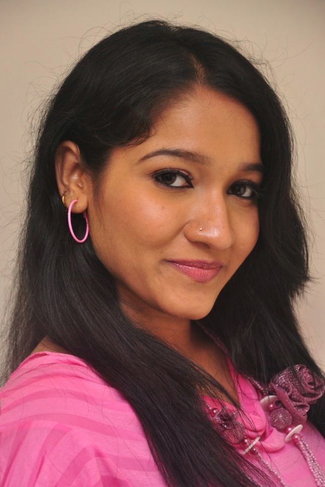 Darshini | Filmek, képek, díjak | Személyiség adatlap | Mafab.hu