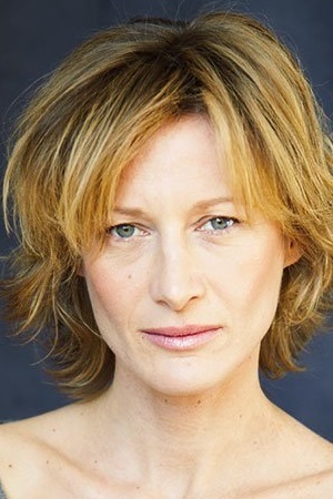 Astrid Whettnall | Filmek, képek, díjak | Személyiség adatlap | Mafab.hu