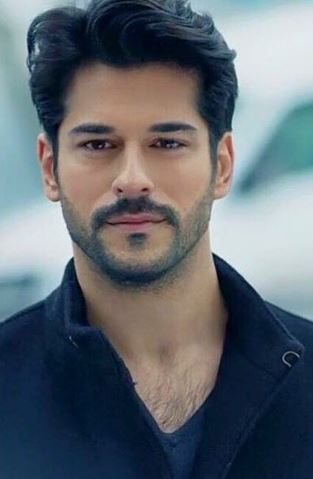 Burak Özçivit | Filmek, képek, díjak | Személyiség adatlap | Mafab.hu