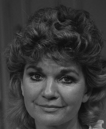 Angela Browne | Filmek, képek, díjak | Személyiség adatlap | Mafab.hu