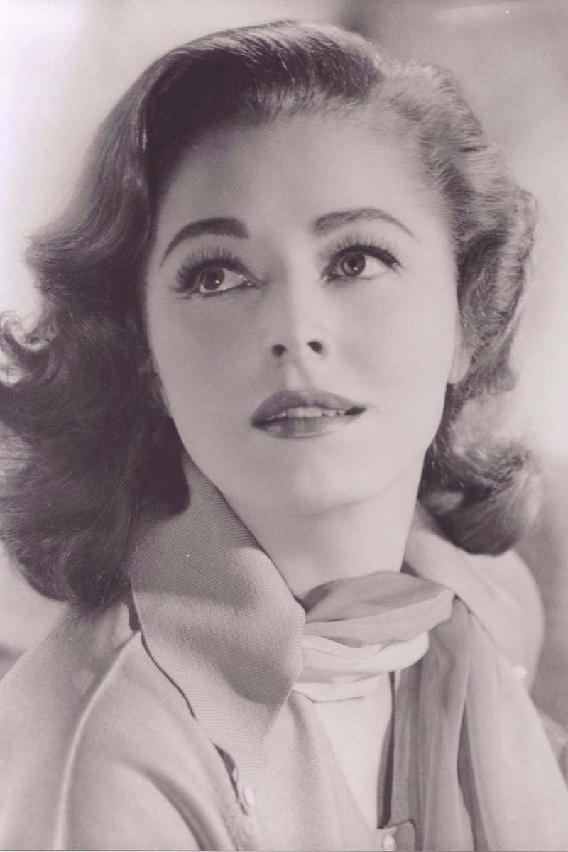 Dennie Moore | Filmek, képek, díjak | Személyiség adatlap | Mafab.hu