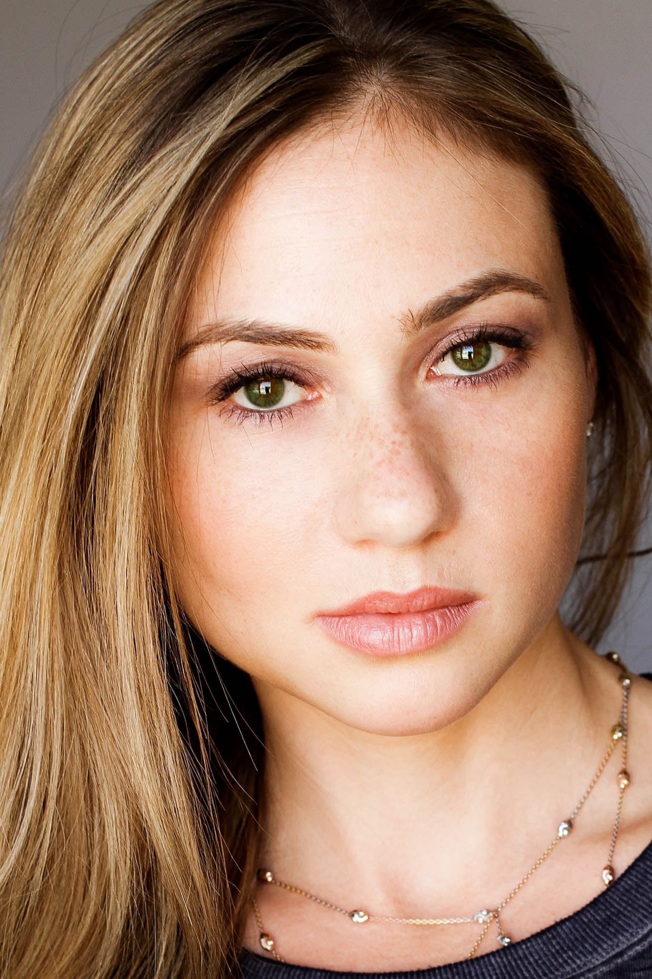 Sarah Agor | Filmek, képek, díjak | Személyiség adatlap | Mafab.hu