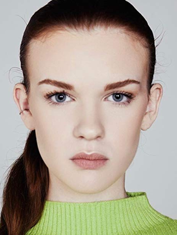 Emily Towles | Filmek, képek, díjak | Személyiség adatlap | Mafab.hu